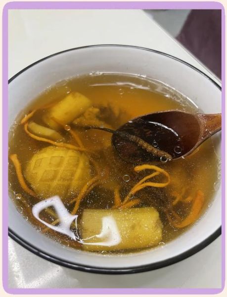 鲍鱼煲汤的家常做法_鲍鱼煲汤用什么配料-第2张图片-山城妙识