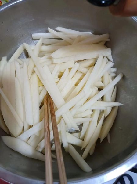炸土豆条怎么做_炸土豆条怎么酥脆不回软-第1张图片-山城妙识 炸土豆条怎么做_炸土豆条怎么酥脆不回软-第1张图片-山城妙识