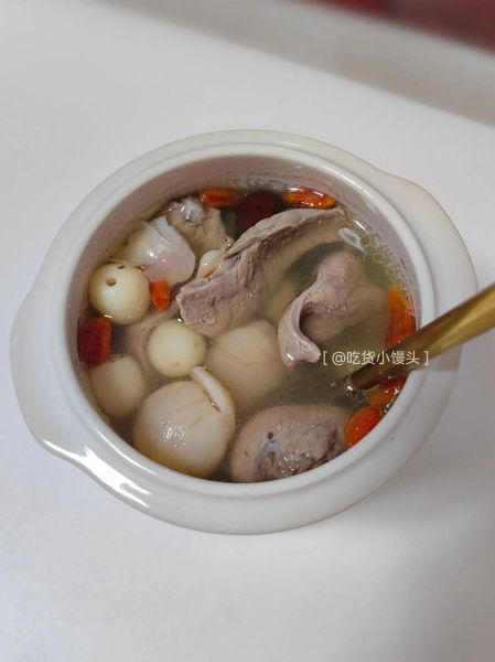 莲子羹的做法_莲子羹怎么煮才软糯-第1张图片-山城妙识 莲子羹的做法_莲子羹怎么煮才软糯-第1张图片-山城妙识