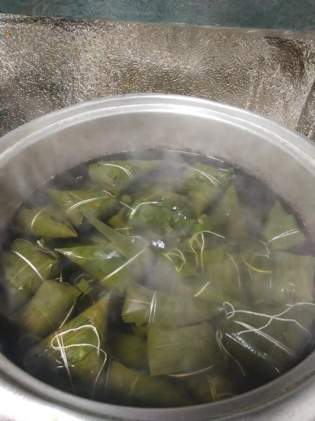 芦苇叶包粽子要不要煮一下_芦苇叶怎么处理-第2张图片-山城妙识