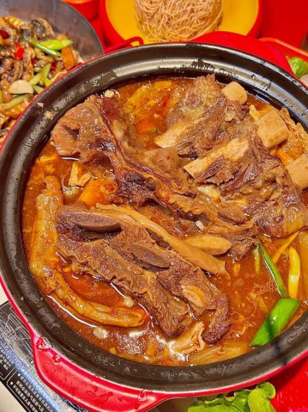 牛排骨火锅怎么做好吃_牛排骨火锅做法窍门-第1张图片-山城妙识