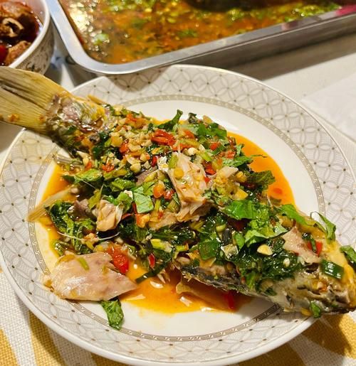 藿香鲫鱼怎么做_藿香鲫鱼图片真实做法-第1张图片-山城妙识 藿香鲫鱼怎么做_藿香鲫鱼图片真实做法-第1张图片-山城妙识