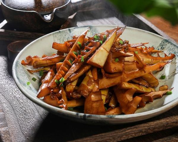 油焖笋炒什么好吃_油焖笋配什么肉最香-第1张图片-山城妙识 油焖笋炒什么好吃_油焖笋配什么肉最香-第1张图片-山城妙识