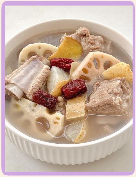 莲藕排骨汤可以加什么食材_如何搭配更营养-第1张图片-山城妙识 莲藕排骨汤可以加什么食材_如何搭配更营养-第1张图片-山城妙识