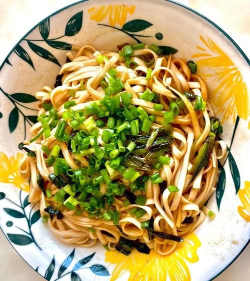 葱油拌面怎么做_黄磊版葱油拌面窍门-第3张图片-山城妙识 葱油拌面怎么做_黄磊版葱油拌面窍门-第3张图片-山城妙识