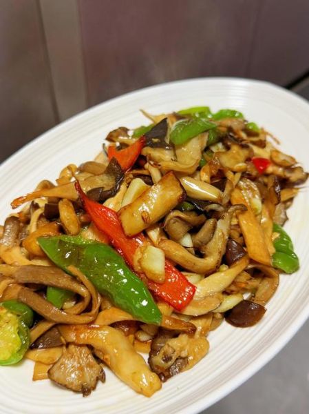 鲜蘑菇炒肉怎么做好吃_鲜蘑菇炒肉的做法窍门-第1张图片-山城妙识 鲜蘑菇炒肉怎么做好吃_鲜蘑菇炒肉的做法窍门-第1张图片-山城妙识