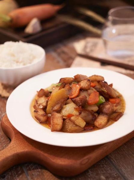 土豆片炒肉家常做法_怎么炒才不粘锅-第2张图片-山城妙识