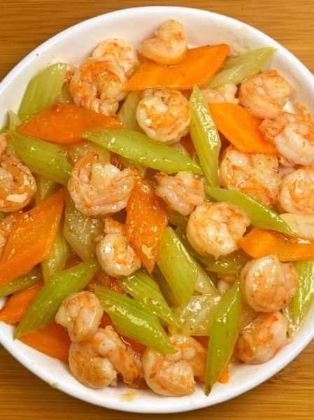 西芹炒虾仁怎么做_西芹炒虾仁热量高吗-第2张图片-山城妙识 西芹炒虾仁怎么做_西芹炒虾仁热量高吗-第2张图片-山城妙识