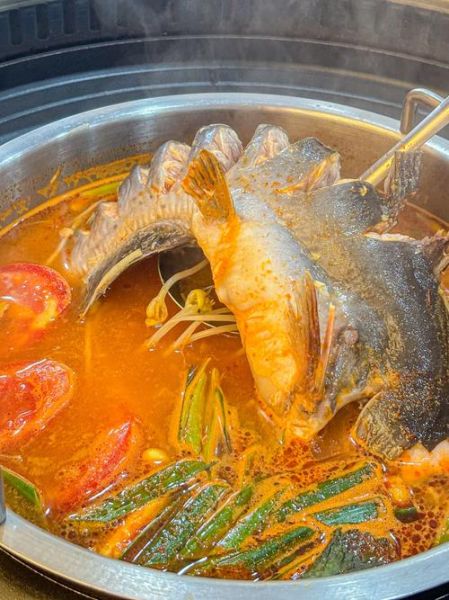 酸菜鱼头火锅怎么做_酸菜鱼头火锅用什么鱼-第1张图片-山城妙识 酸菜鱼头火锅怎么做_酸菜鱼头火锅用什么鱼-第1张图片-山城妙识