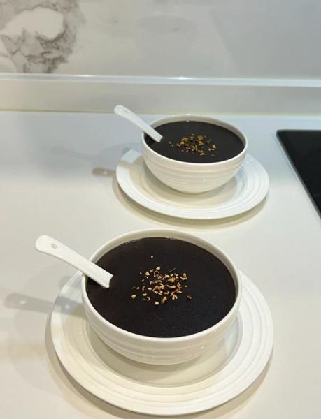 黑芝麻糊的功效与作用_黑芝麻糊能长期吃吗-第3张图片-山城妙识 黑芝麻糊的功效与作用_黑芝麻糊能长期吃吗-第3张图片-山城妙识