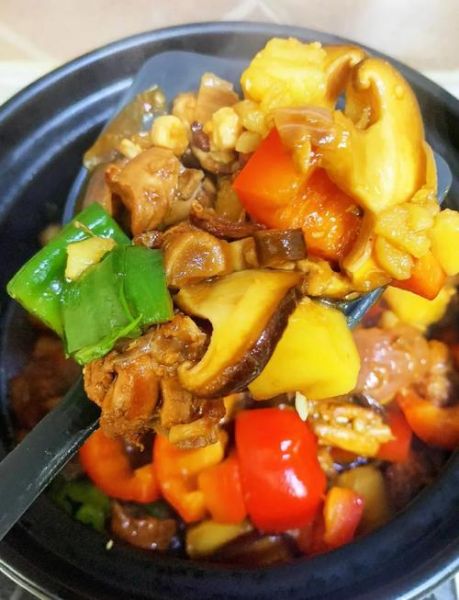 黄焖鸡米饭怎么做_正宗配料有哪些-第1张图片-山城妙识 黄焖鸡米饭怎么做_正宗配料有哪些-第1张图片-山城妙识