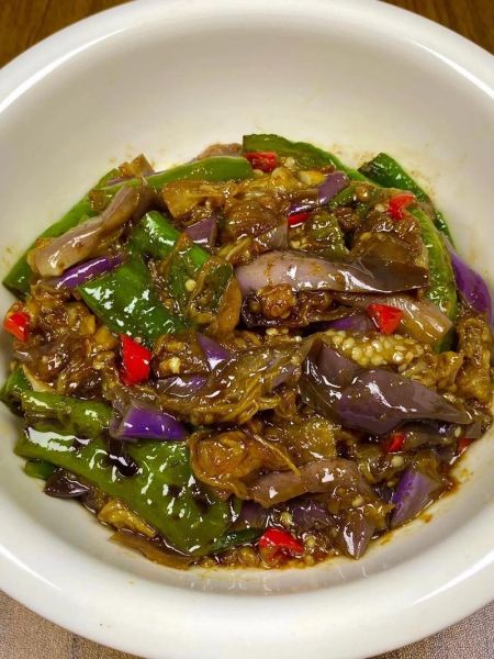 辣椒茄子怎么做好吃_家常茄子炒辣椒做法-第1张图片-山城妙识