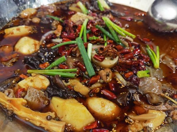 笋子芋儿鸡怎么做_笋子芋儿鸡的家常做法-第1张图片-山城妙识