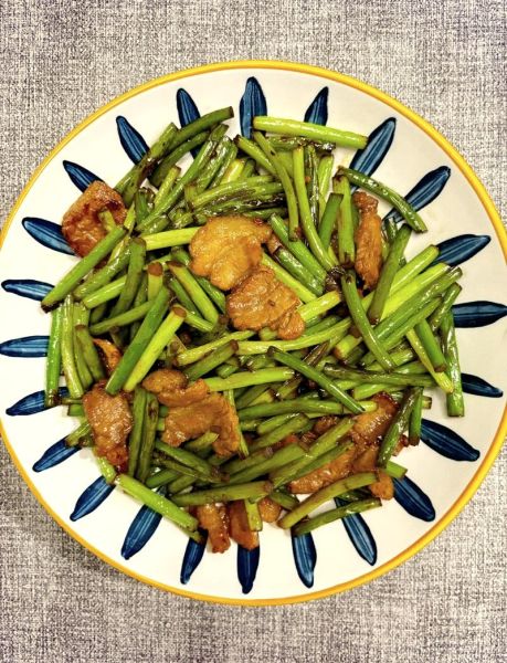 蒜苔炒肉怎么炒好吃_蒜苔炒肉用哪个部位肉-第1张图片-山城妙识 蒜苔炒肉怎么炒好吃_蒜苔炒肉用哪个部位肉-第1张图片-山城妙识