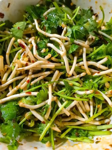 鱼腥草怎么做好吃_凉拌鱼腥草的做法-第2张图片-山城妙识