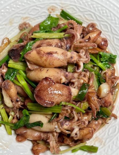 鱿鱼怎么炒好吃又简单_家常鱿鱼做法-第1张图片-山城妙识