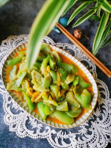 怎么炒丝瓜好吃又简单_丝瓜怎么炒不发黑-第1张图片-山城妙识 怎么炒丝瓜好吃又简单_丝瓜怎么炒不发黑-第1张图片-山城妙识