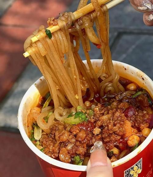 重庆酸辣粉怎么做才正宗_酸辣粉汤底配方揭秘-第3张图片-山城妙识