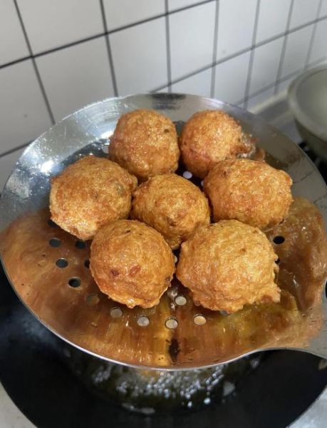 鸡肉丸子怎么做_鸡肉丸子配方比例-第1张图片-山城妙识 鸡肉丸子怎么做_鸡肉丸子配方比例-第1张图片-山城妙识