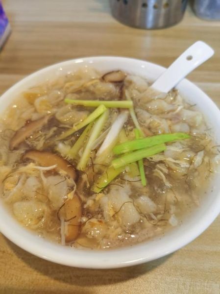 鱼肚汤怎么做好喝_鱼肚汤的做法窍门-第1张图片-山城妙识