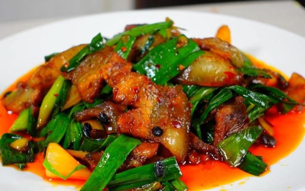 蒜苗回锅肉怎么炒好吃_回锅肉蒜苗下锅顺序-第2张图片-山城妙识 蒜苗回锅肉怎么炒好吃_回锅肉蒜苗下锅顺序-第2张图片-山城妙识