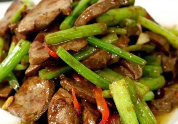 芹菜炒猪肝怎么做_芹菜炒猪肝焯水吗-第2张图片-山城妙识 芹菜炒猪肝怎么做_芹菜炒猪肝焯水吗-第2张图片-山城妙识