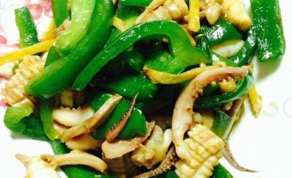 青椒炒鱿鱼怎么做_青椒炒鱿鱼家常做法-第3张图片-山城妙识 青椒炒鱿鱼怎么做_青椒炒鱿鱼家常做法-第3张图片-山城妙识