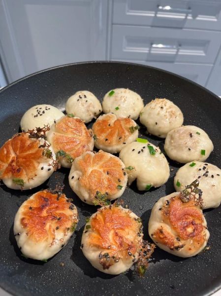 生煎包怎么做_生煎包底部为什么金黄酥脆-第1张图片-山城妙识 生煎包怎么做_生煎包底部为什么金黄酥脆-第1张图片-山城妙识