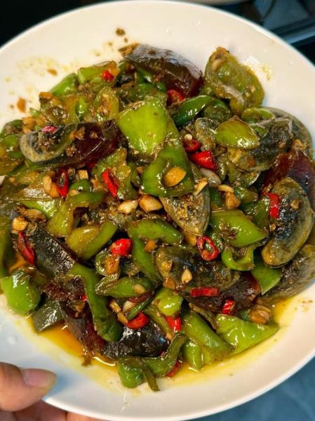 青椒皮蛋怎么做才好吃_皮蛋凉拌技巧-第1张图片-山城妙识 青椒皮蛋怎么做才好吃_皮蛋凉拌技巧-第1张图片-山城妙识