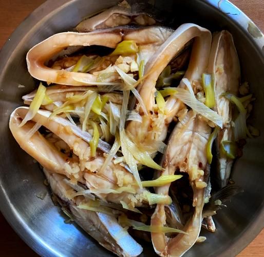 干烧海鲳鱼怎么做_海鲳鱼干烧技巧-第1张图片-山城妙识