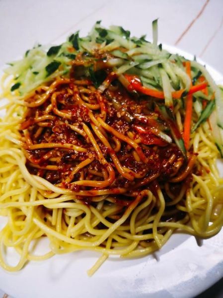重庆麻辣凉面怎么做_凉面不坨的秘诀-第1张图片-山城妙识