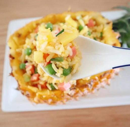 菠萝饭怎么做_菠萝饭视频教程-第3张图片-山城妙识
