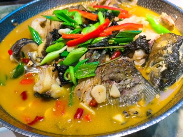 鱼头汤用什么鱼头最好_哪种鱼头熬汤最鲜-第2张图片-山城妙识 鱼头汤用什么鱼头最好_哪种鱼头熬汤最鲜-第2张图片-山城妙识