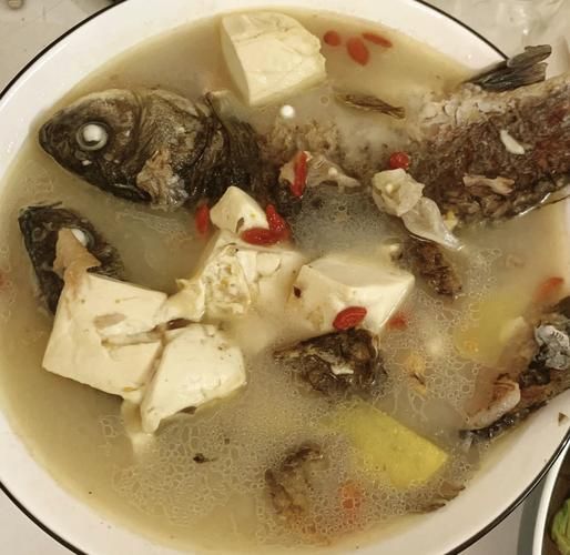 鲫鱼豆腐汤热量_鲫鱼豆腐汤减肥能喝吗-第1张图片-山城妙识