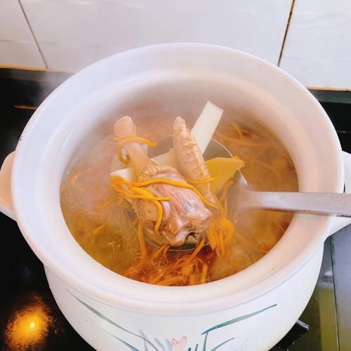 虫草花炖鸭汤什么人不能喝_禁忌有哪些-第3张图片-山城妙识 虫草花炖鸭汤什么人不能喝_禁忌有哪些-第3张图片-山城妙识