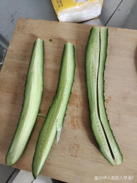 黄瓜炒肉黄瓜怎么切_黄瓜切片还是切条-第2张图片-山城妙识 黄瓜炒肉黄瓜怎么切_黄瓜切片还是切条-第2张图片-山城妙识