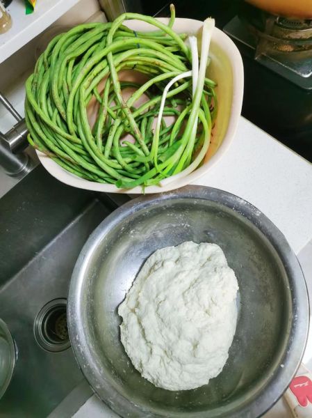 长豆角包饺子馅怎么做_豆角饺子馅要不要焯水-第1张图片-山城妙识