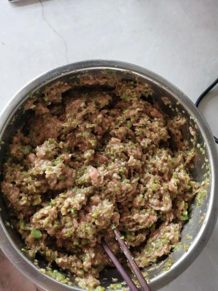 长豆角包饺子馅怎么做_豆角饺子馅要不要焯水-第2张图片-山城妙识
