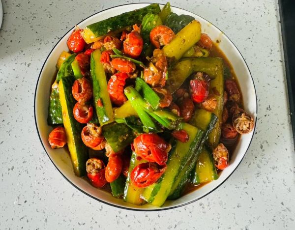 麻辣虾尾怎么炒_麻辣虾尾炒多久才入味-第3张图片-山城妙识