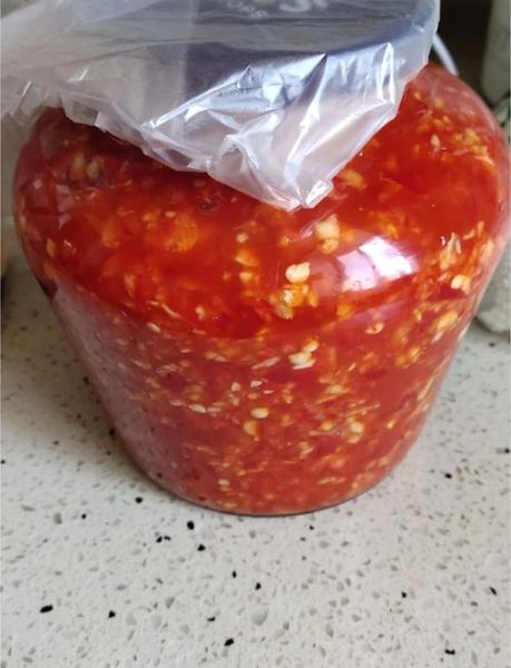 剁辣椒怎样做好吃又耐放_剁辣椒保存一年不坏的方法-第1张图片-山城妙识