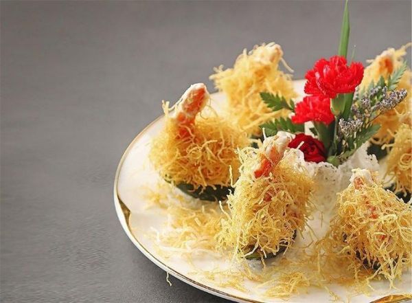 金丝虾球摆盘技巧_如何让虾球更吸睛-第3张图片-山城妙识