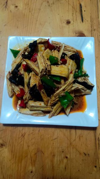青椒炒腐竹怎么做_青椒炒腐竹热量高吗-第3张图片-山城妙识 青椒炒腐竹怎么做_青椒炒腐竹热量高吗-第3张图片-山城妙识
