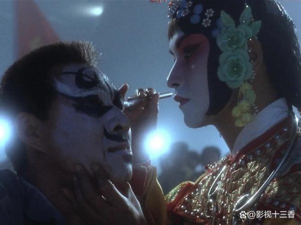 霸王别姬太监对小豆子做了什么_霸王别姬小豆子被太监怎么了-第3张图片-山城妙识