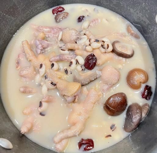 鸡爪瘦肉汤怎么煲_鸡爪瘦肉汤做法大全-第3张图片-山城妙识