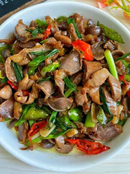 青椒鸡胗怎么做才脆嫩_青椒鸡胗去腥技巧-第1张图片-山城妙识