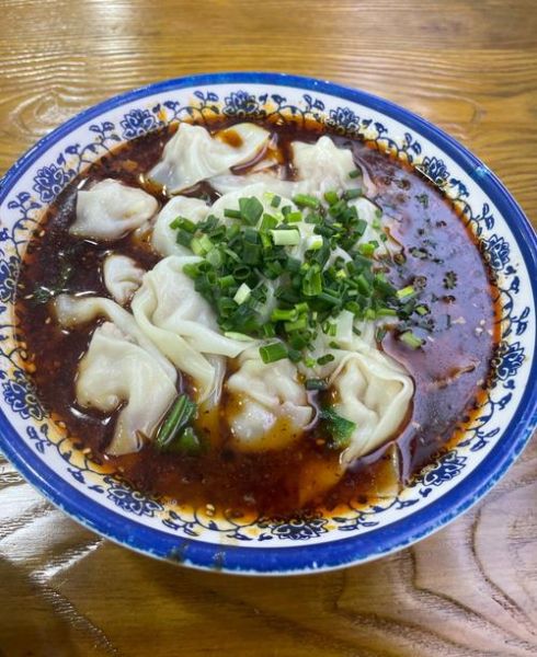 红油抄手是哪里的特色小吃_红油抄手起源地-第2张图片-山城妙识