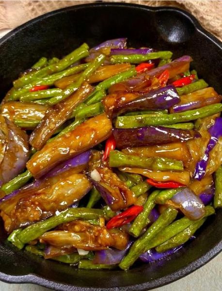 茄子烧豆角怎么做好吃_茄子豆角不吸油技巧-第2张图片-山城妙识 茄子烧豆角怎么做好吃_茄子豆角不吸油技巧-第2张图片-山城妙识