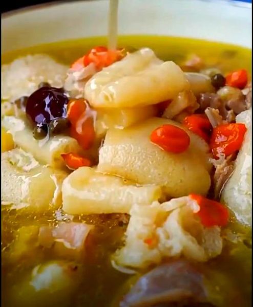 竹荪炖鸡的做法_竹荪炖鸡的功效与禁忌-第3张图片-山城妙识 竹荪炖鸡的做法_竹荪炖鸡的功效与禁忌-第3张图片-山城妙识