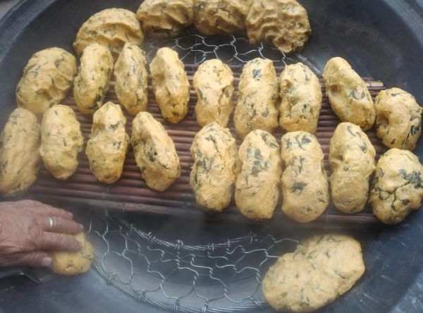 锅贴饼怎么做_锅贴饼的家常做法图解-第3张图片-山城妙识