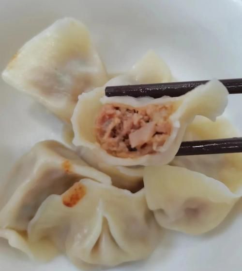 莲藕猪肉饺子馅怎么做_莲藕猪肉饺子馅怎么调好吃-第3张图片-山城妙识